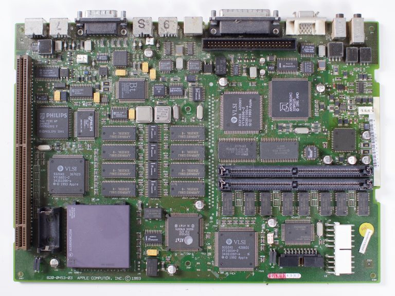 Quadra 660AV logic board - Recap-a-Mac